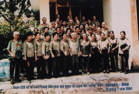 Ðại tướng Võ Nguyên Giáp với các thế hệ phụ nữ Việt Nam - Cổng Thông ...