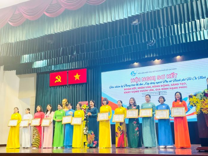 Phong trào thi đua xây dựng người phụ nữ Thành phố Hồ Chí Minh đạt được nhiều kết quả - Cổng ...